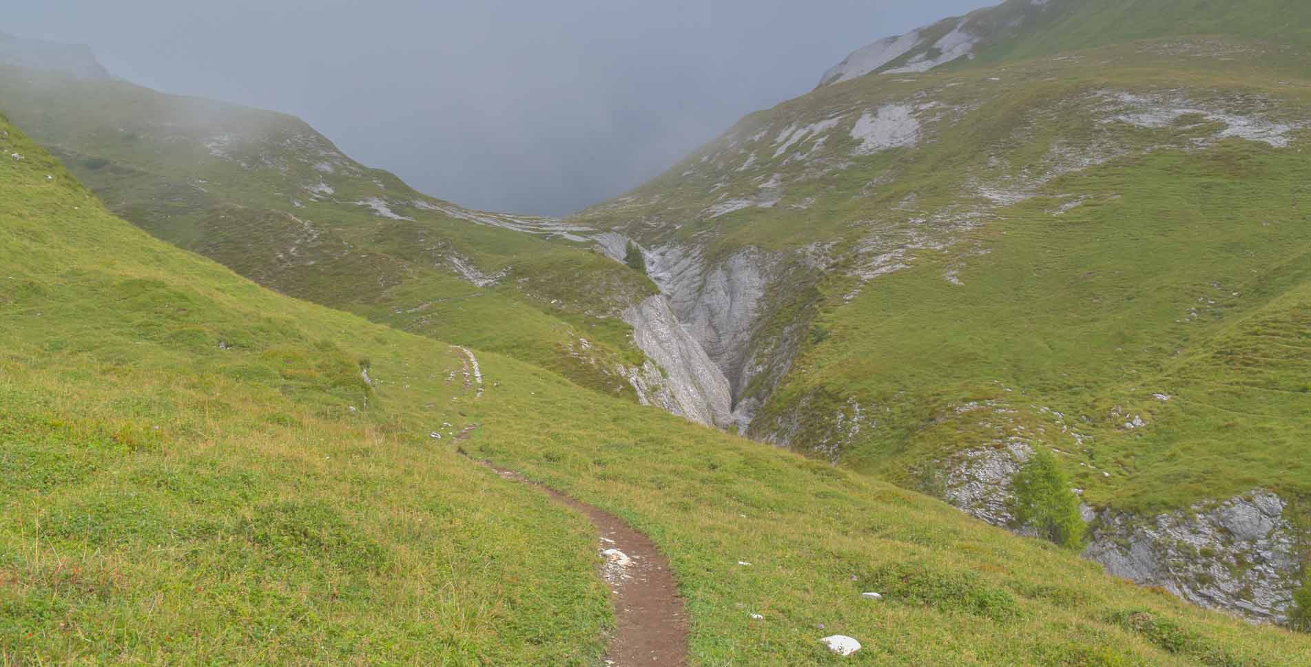 Gletschermühlen Alp Mora, Trin Wandern | WegWandern.ch